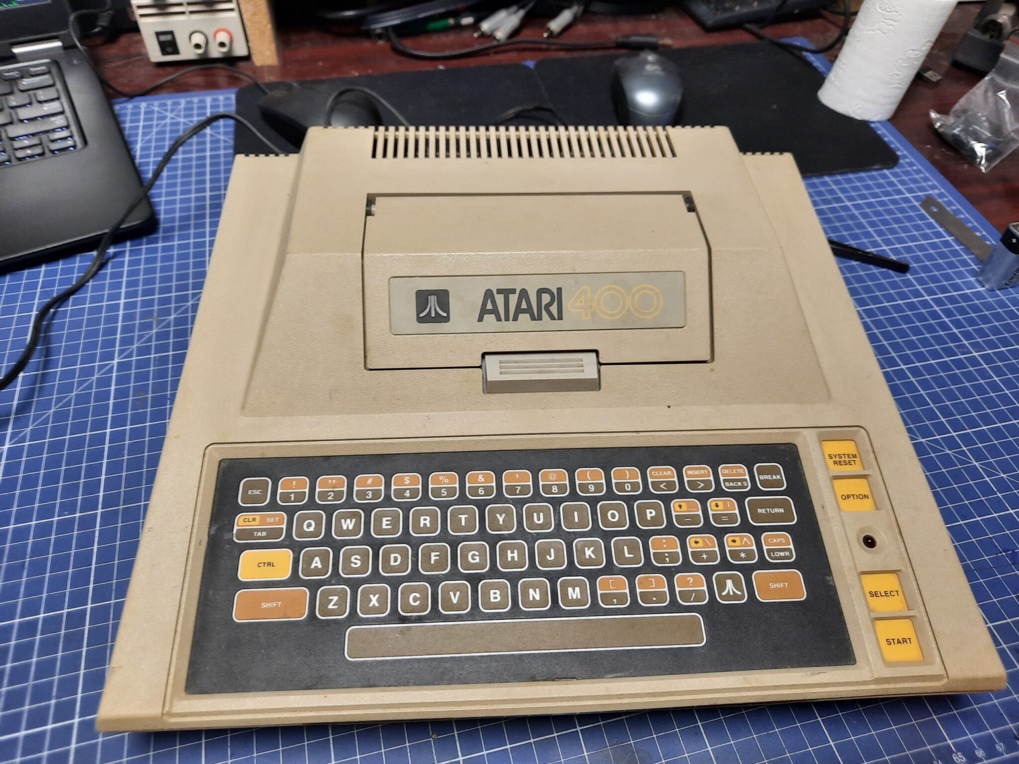 Atari 400 mods - retrohax.net