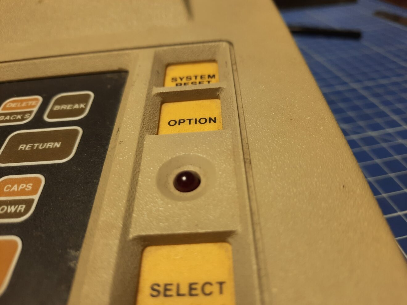 Atari 400 mods - retrohax.net