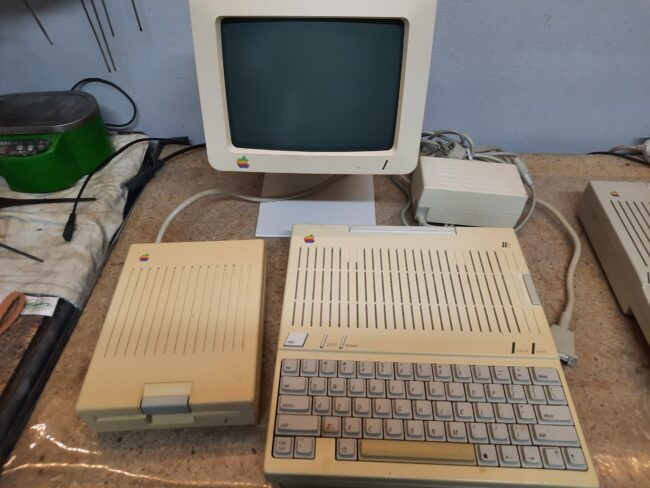 2x Apple IIc restoration and mods - retrohax.net