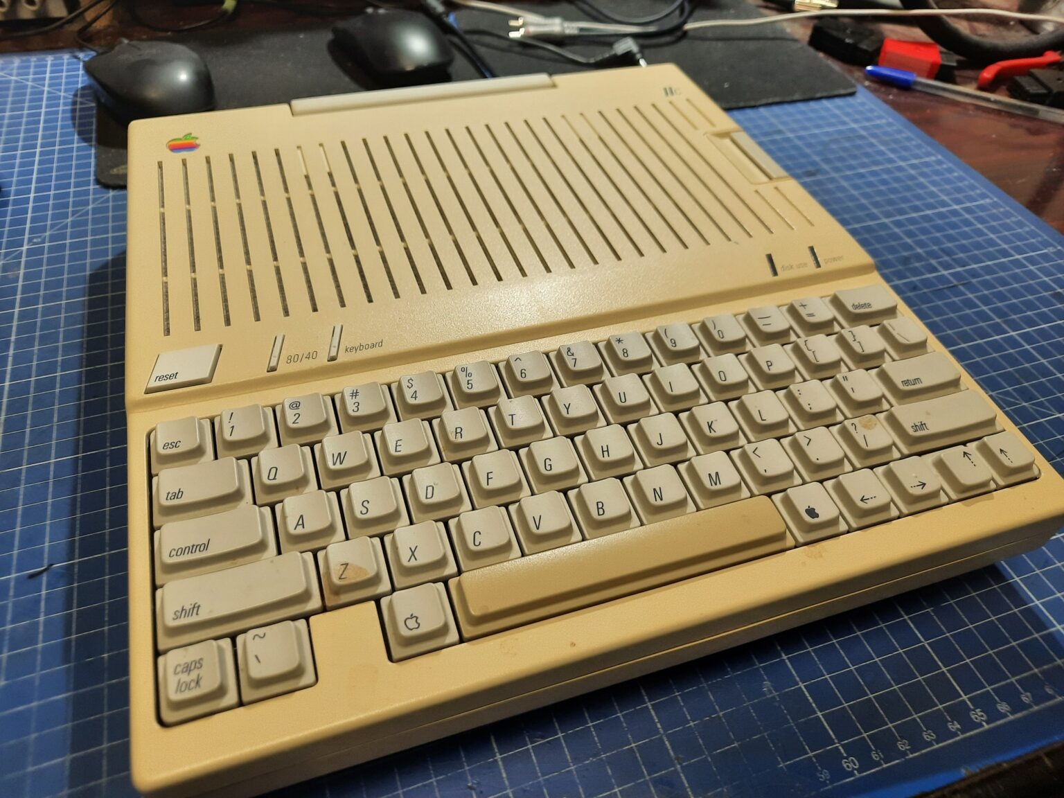2x Apple IIc restoration and mods - retrohax.net