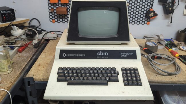 #marchindore Commodore CBM 3032 - retrohax.net